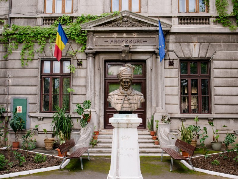"Matei Basarab" National College - Discover this place in Bucharest